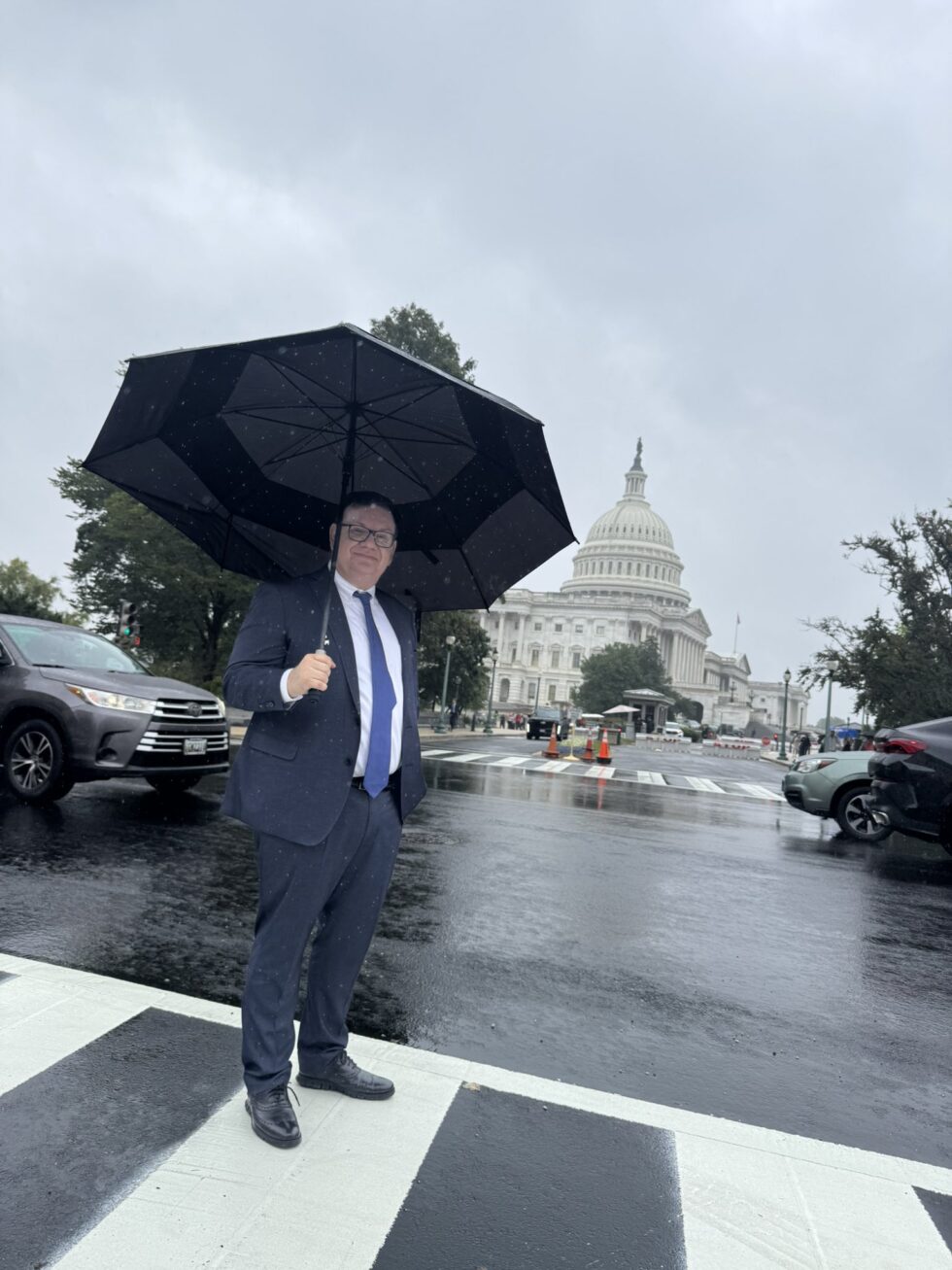 Lawmaker Christian Guevara Flaunts Photograph from Washington ...